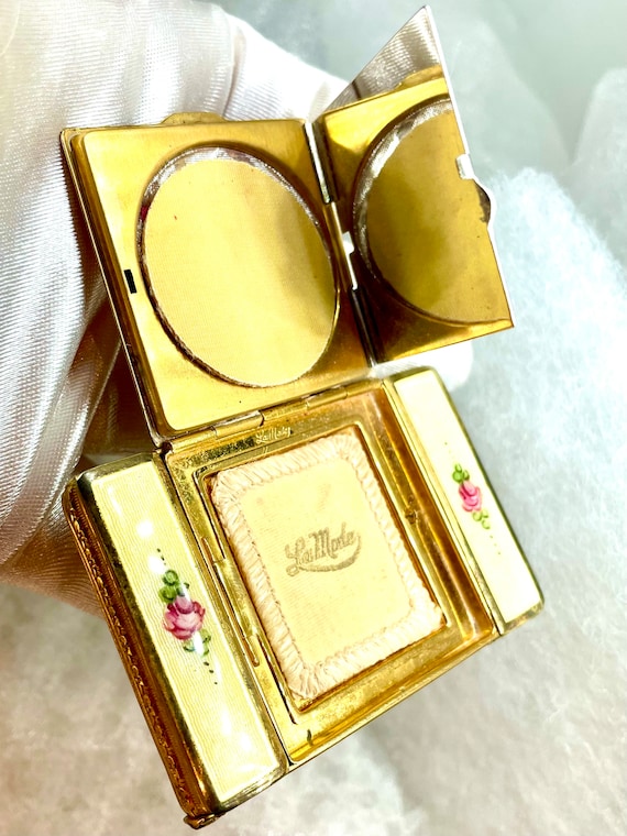 Vintage Makeup Compact