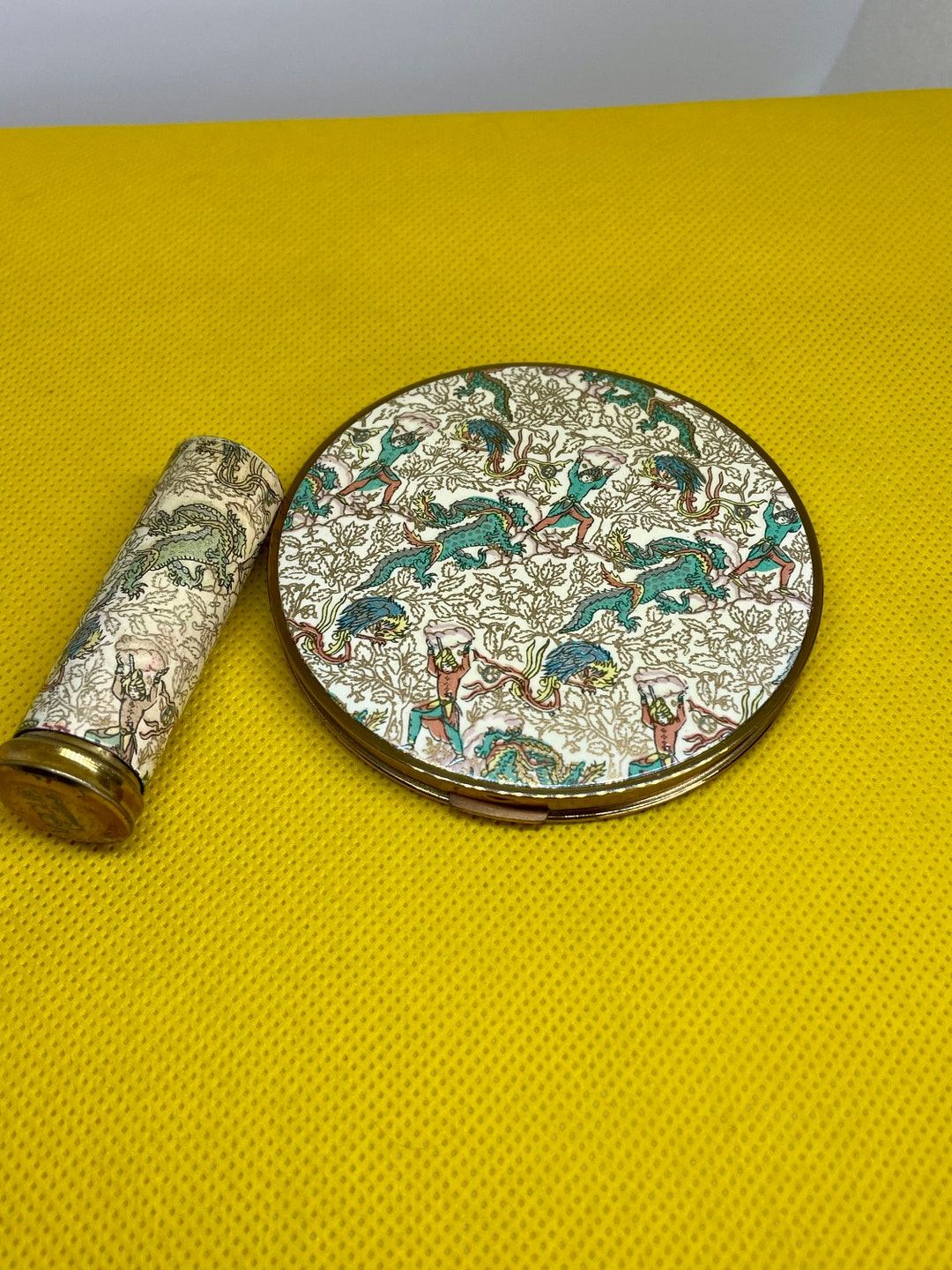 Vintage Compact Lipstick Set Vogue Vanities Dragon Collectible Vanity ...