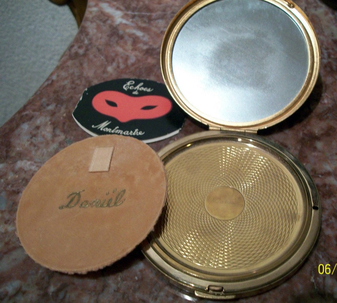 Vintage Daniel Compact / 3 Dimensional Ivorene Cinderella - Etsy