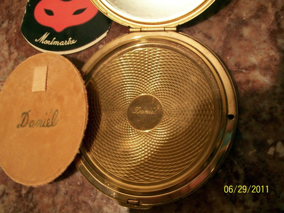 Vintage Daniel Compact / 3 Dimensional Ivorene Cinderella - Etsy