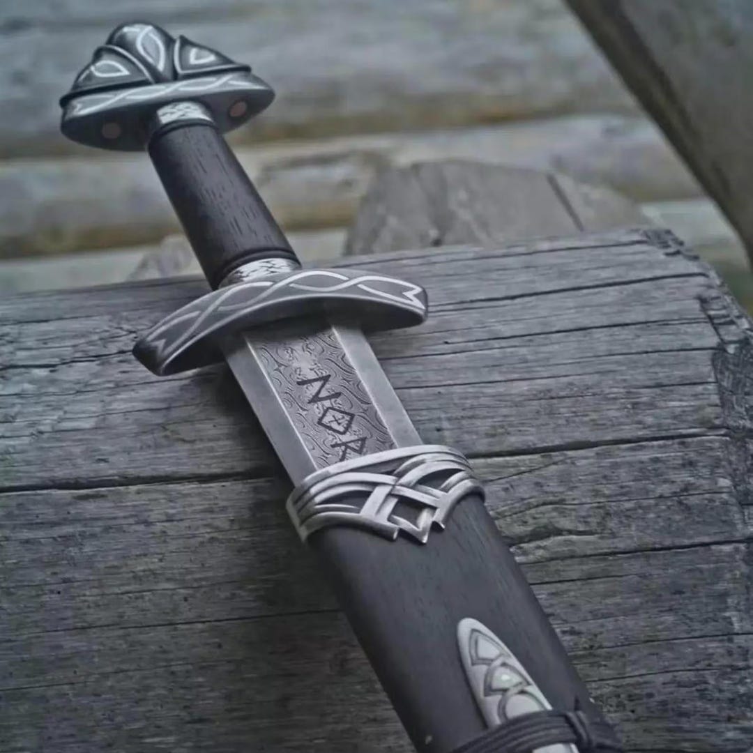 Hand Forged Damascus Steel Viking Sword | Medieval Northmen Sword With ...