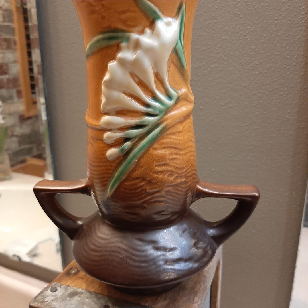 Vintage Roseville Pottery Freesia Pattern Vase 1945 No. 119-7 - Etsy
