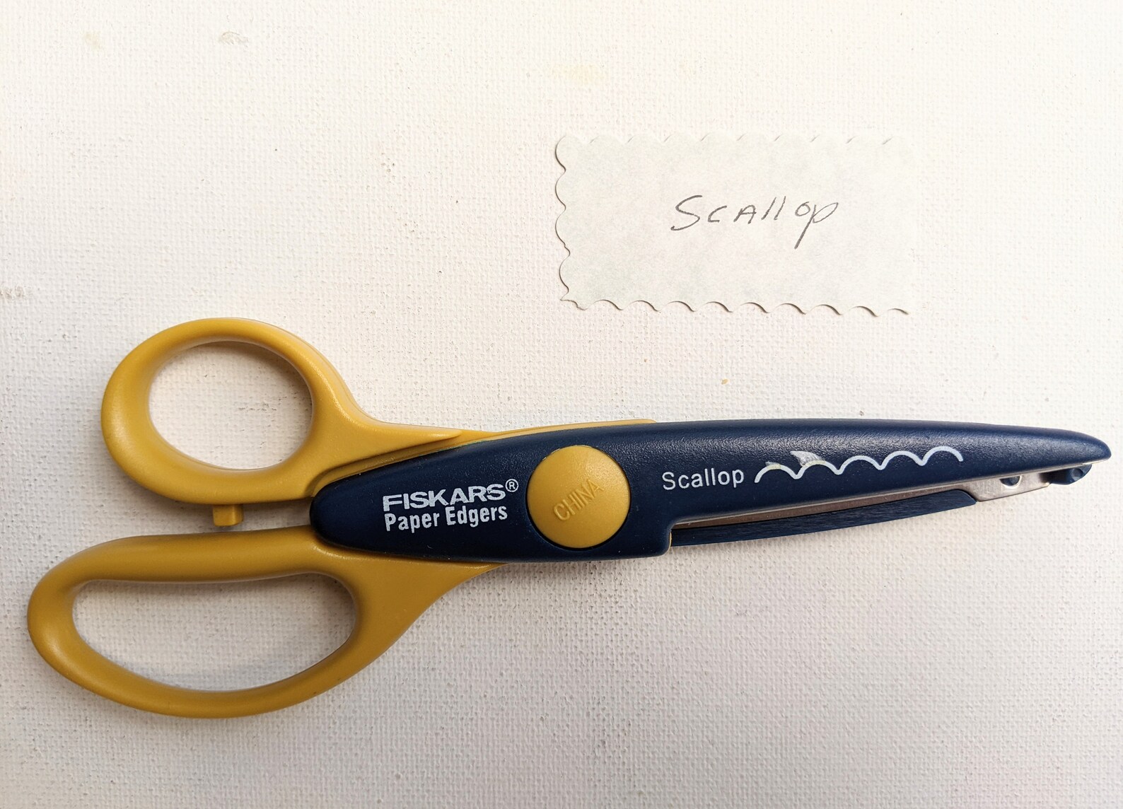 5 Pairs Fiskars Craft Scissors, Paper Edger Scissors, Mini Scallop ...