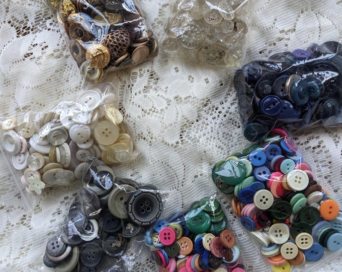 Vintage Button Packs, 1/2 Cup Scoop of Buttons, Your Choice of Color ...