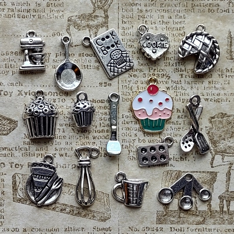 Baking Necklace - Etsy