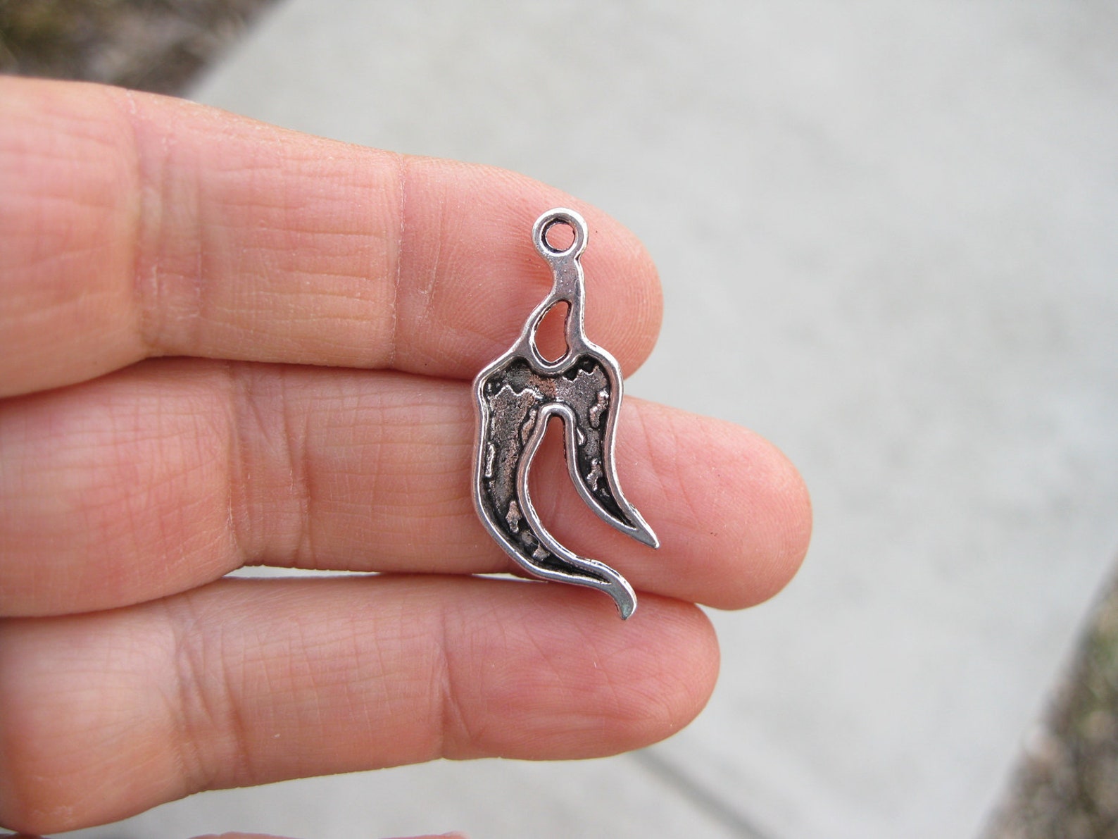 6 Chili Pepper Charms in Silver Tone - C3028 - Etsy