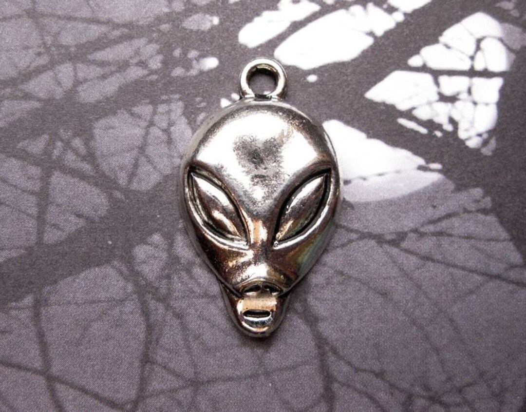 5 Alien Charms in Silver Tone C2356 - Etsy