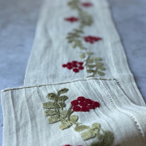 Set of 4 Vintage 1940s Hand-embroidered Linen Panels: Red Berry Vine ...