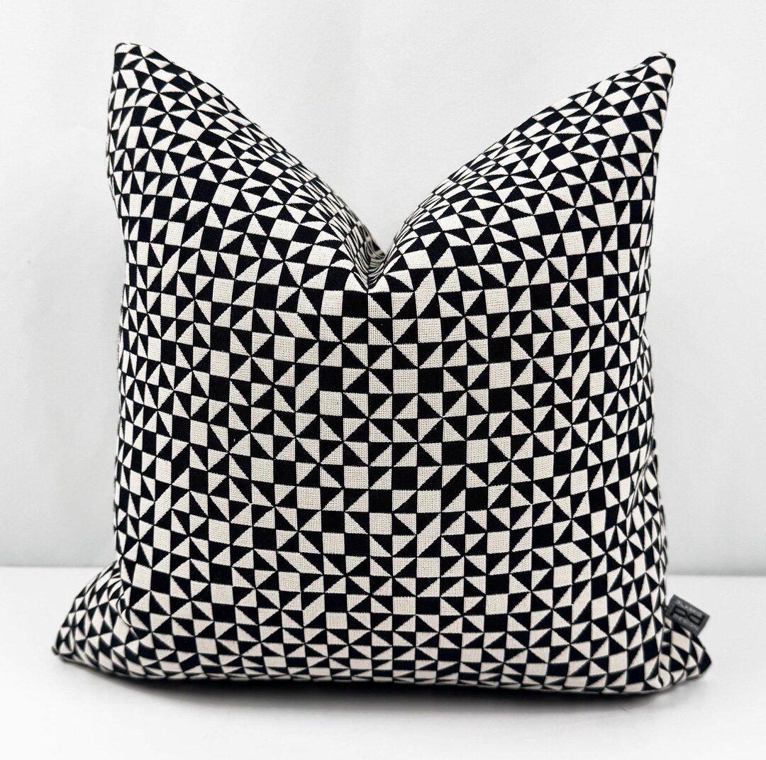 Maharam ALEXANDER GIRARD | Take2pillow® | Double Triangles / Checker ...