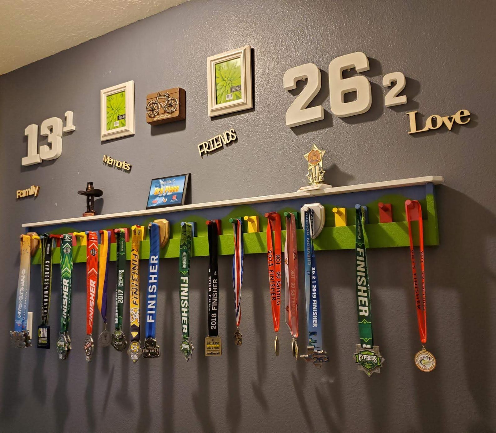 Trophy Awards and Medal Shelve Wall Organizer Wall Mounted Medal Holder ...