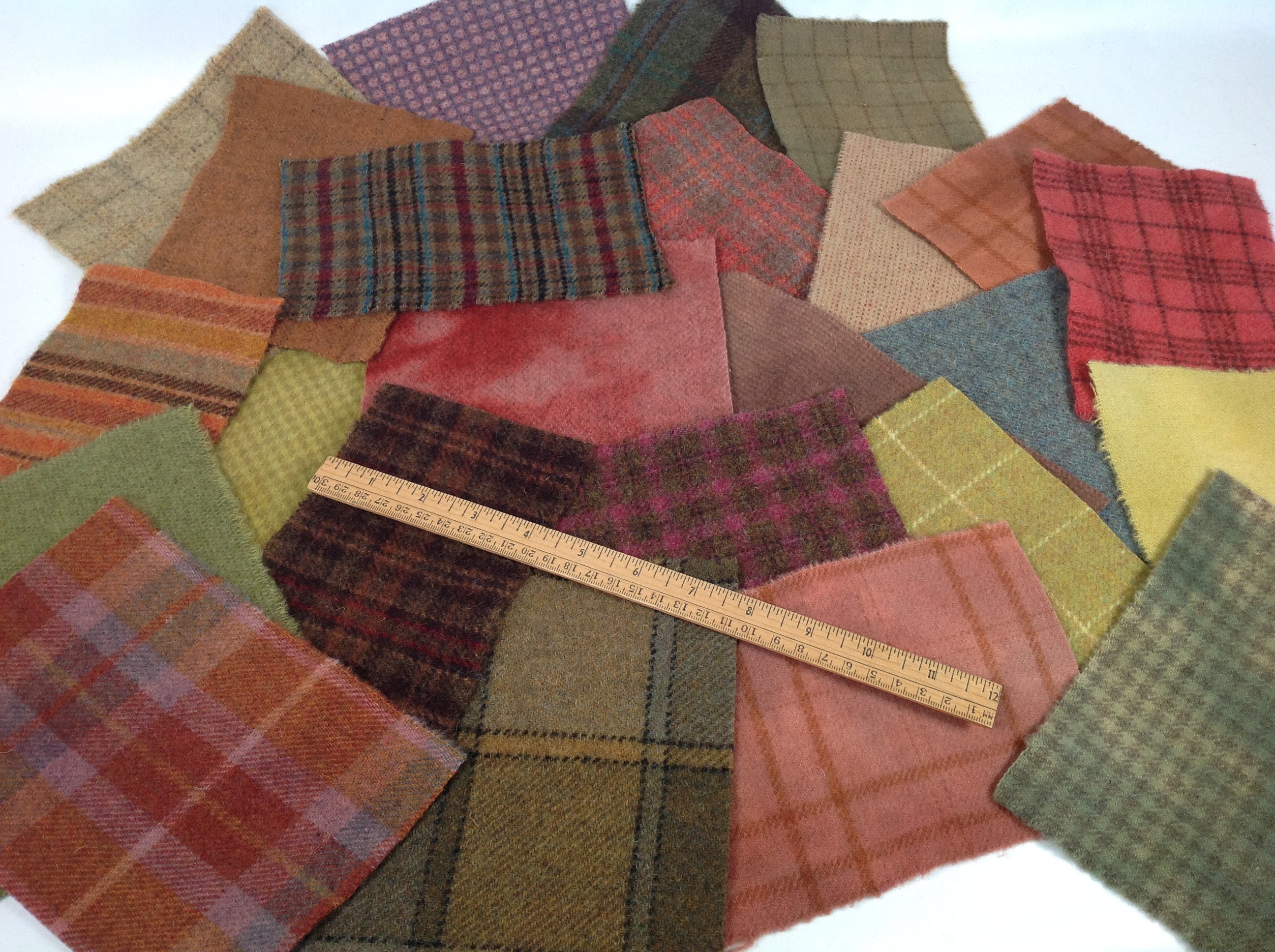 Autumn Garden, 24 Wool Pieces for Applique and Craft projects, W477 ...