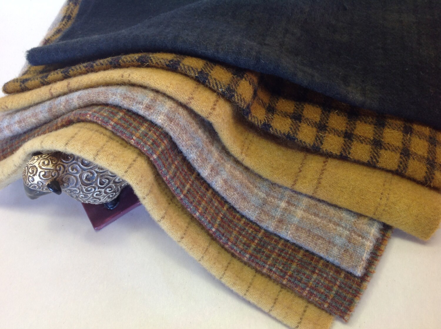 Bee Skep Wool Bundle, 6) Fat Eighths, Wool Fabrics for Rug Hooking and ...