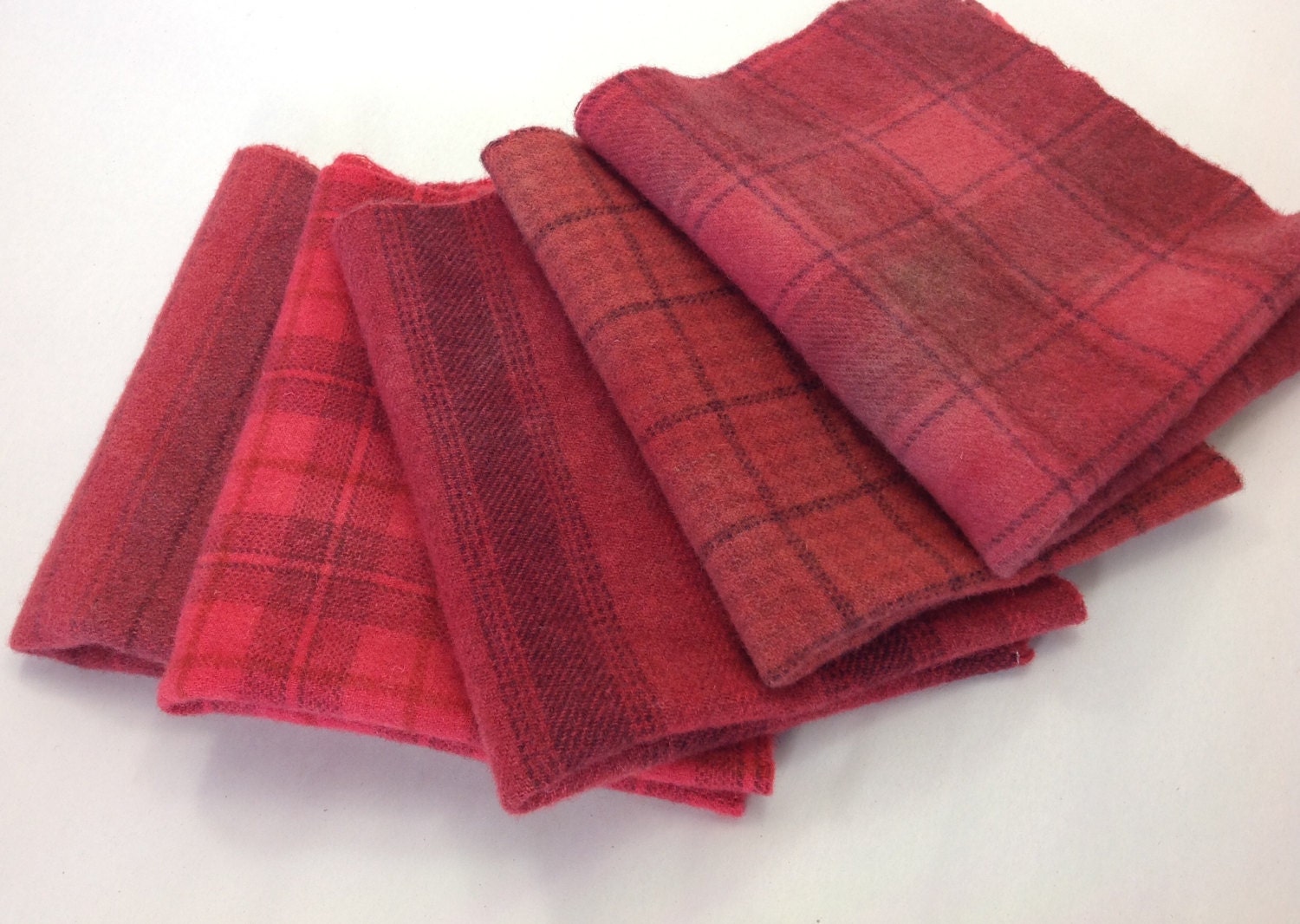 5) Fat 1/8ths, Crimson Reds, Hand Dyed Wool Fabric, W310, Soft Warm Red ...