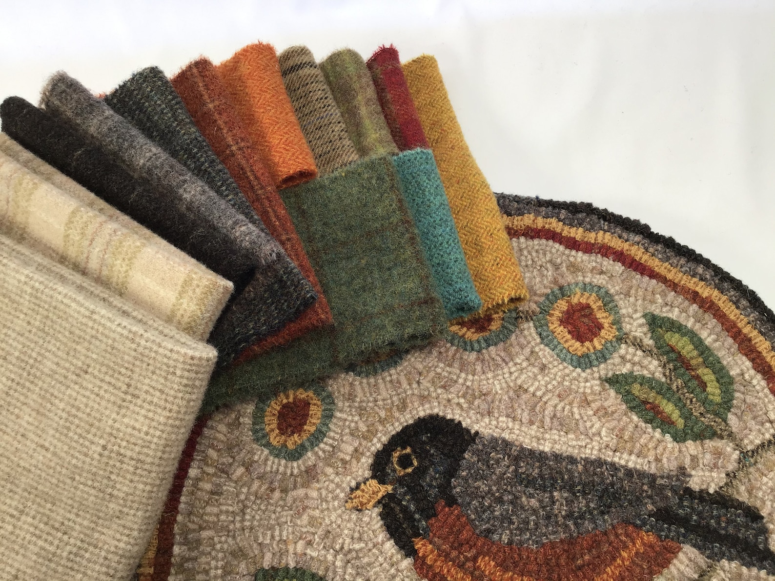 Rug Hooking KIT Robin Chair Pad or Table Mat 14 Round | Etsy