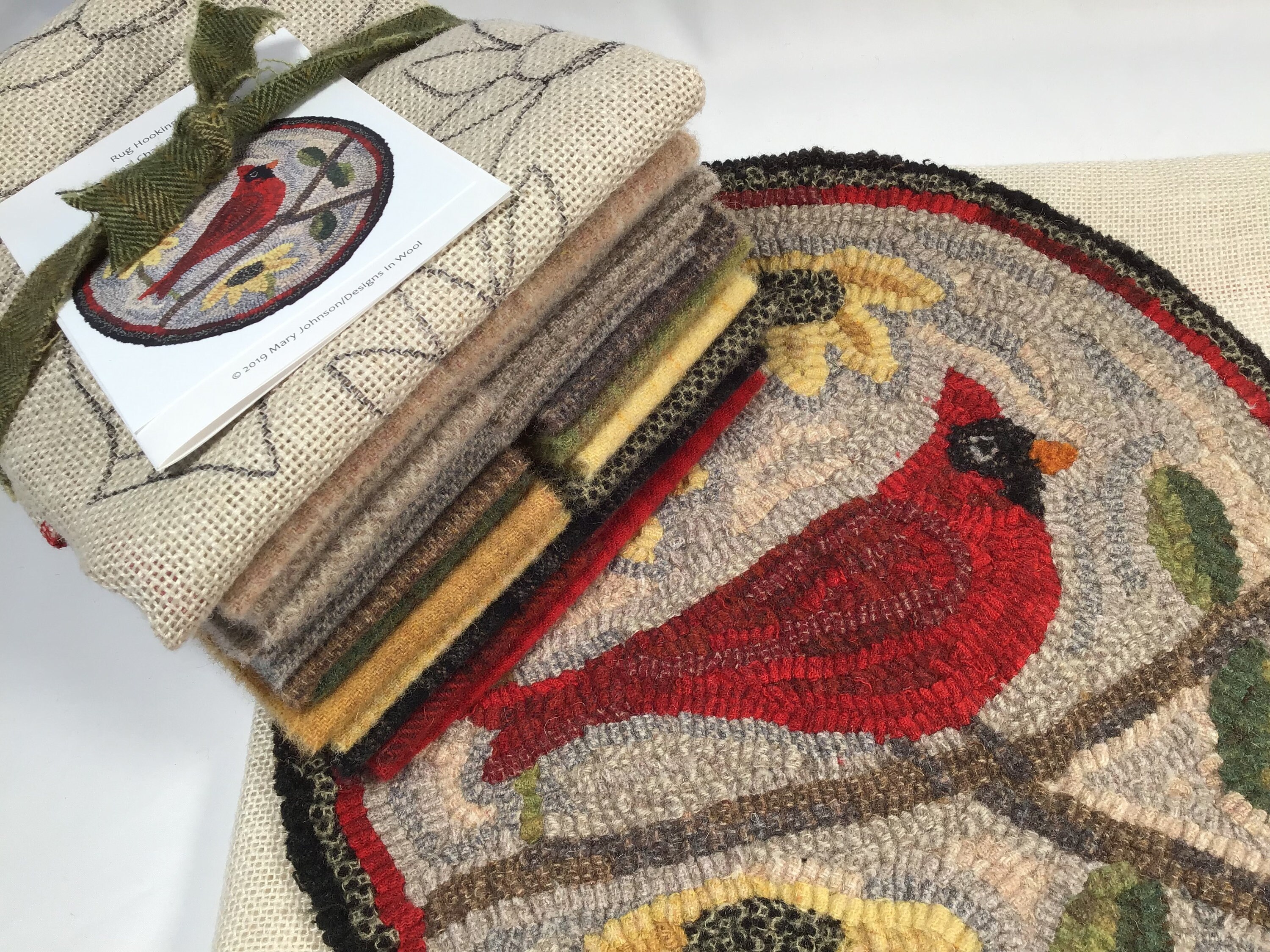 Rug Hooking KIT, Cardinal Chair Pad or Table Mat 14 Round, K121, DIY ...