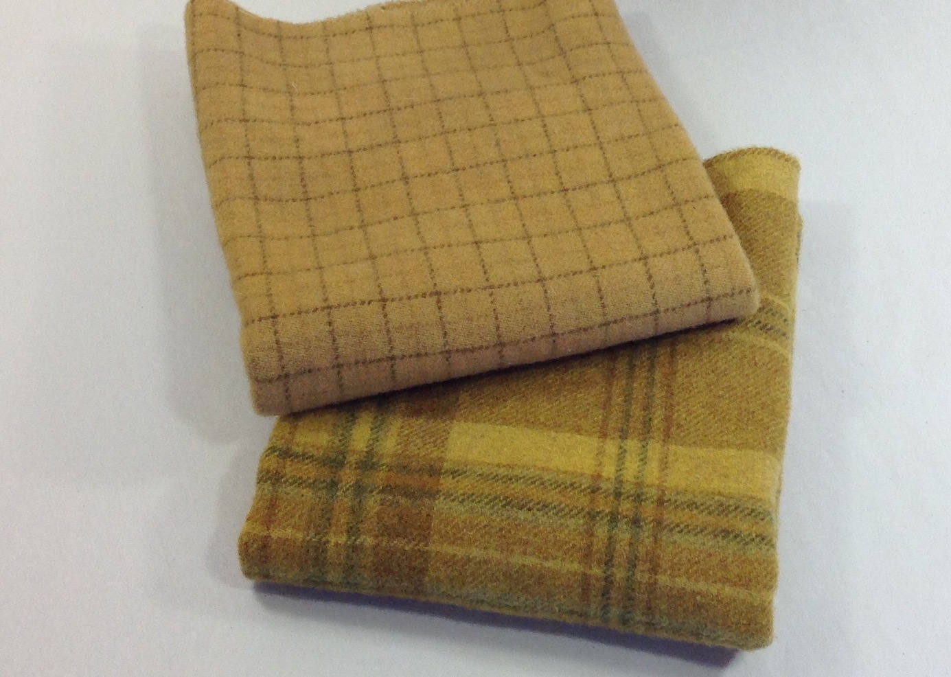 2) fat 1/4 yards, Starlight Gold, Hand Dyed Wool Fabric for Rug Hooking ...