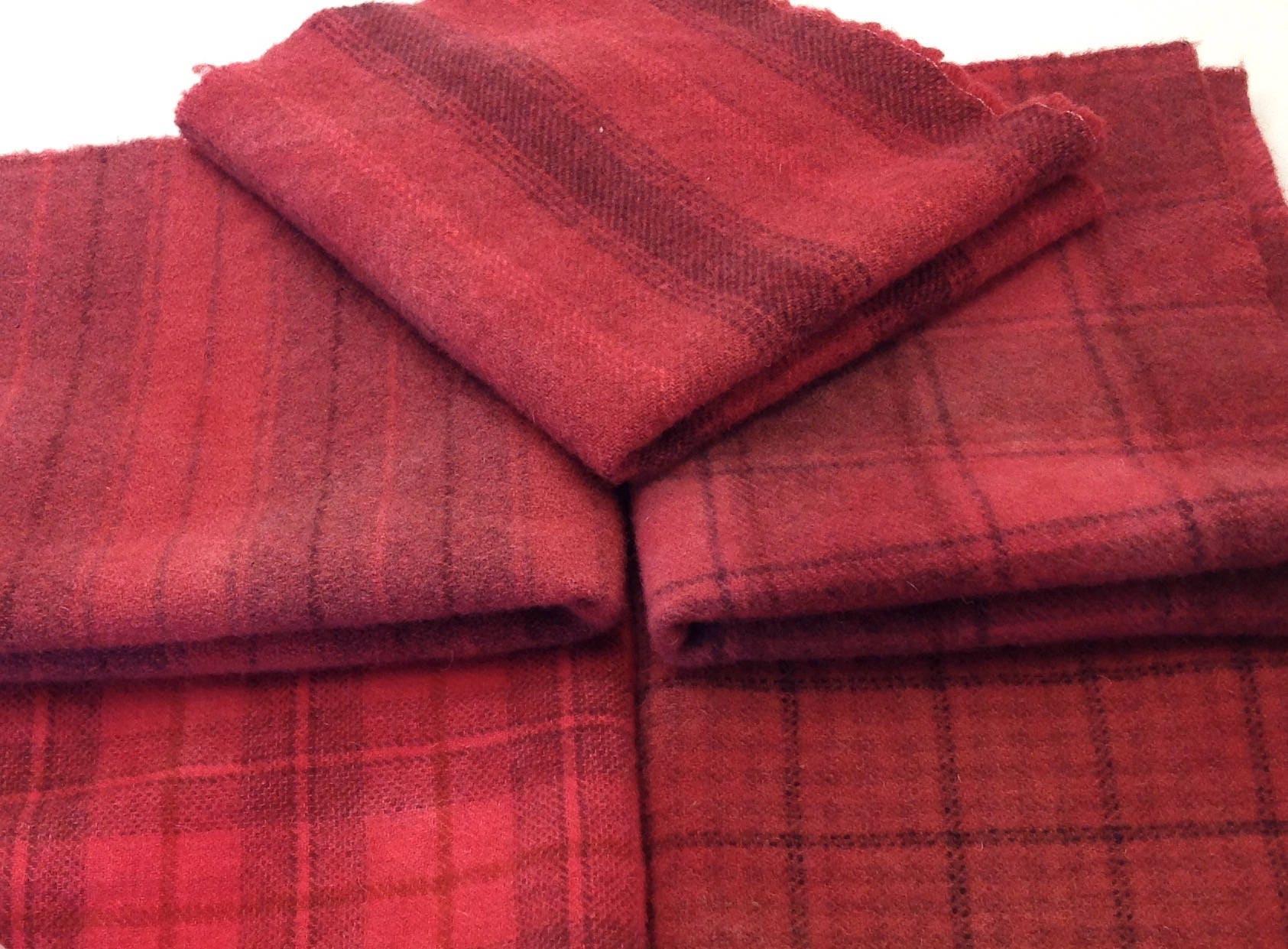 5) Fat 1/8ths, Crimson Reds, Hand Dyed Wool Fabric, W310, Soft Warm Red ...