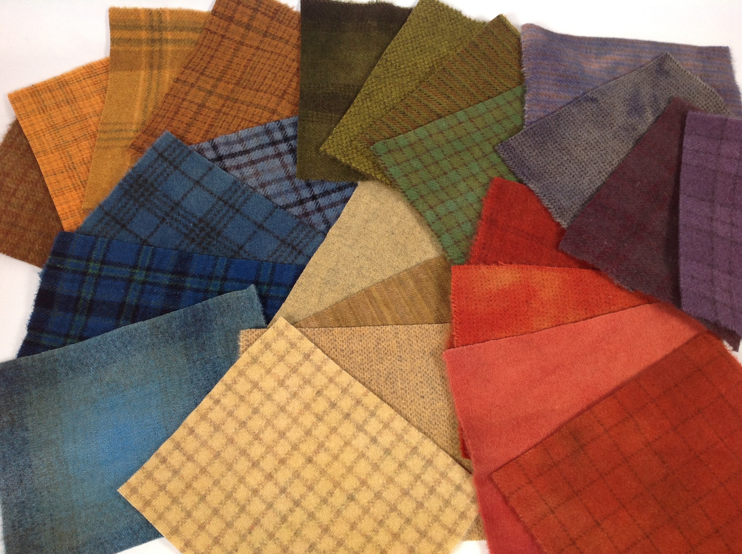 Country Cabin Wool Scraps, 24 pieces, for Applique and Craft projects ...