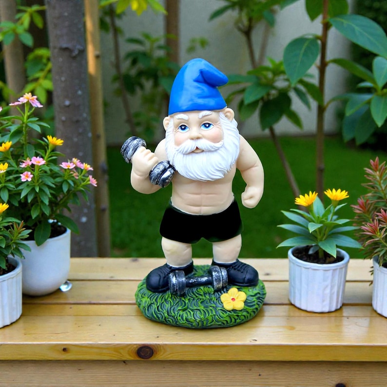 Grappige gewichtheffen tuinkabouter standbeeld, sportschool kabouter ...