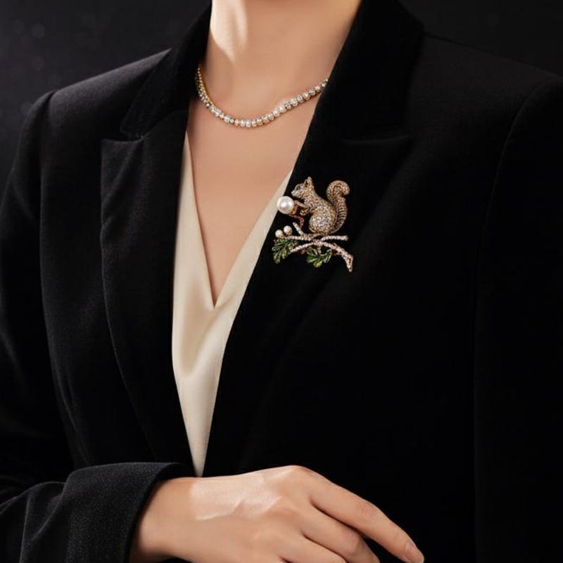 Squirrel Christmas Brooch - Etsy