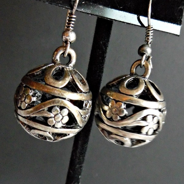 Filigree Ball - Etsy