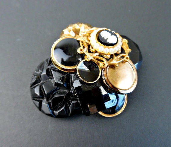 Vintage Buttons Brooch, Black and Gold Buttons Domed … - Gem