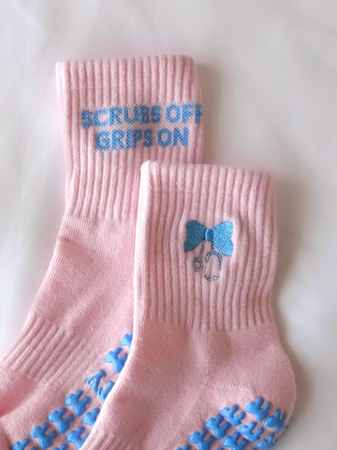 Stethoscope Embroidery Grip Socks, Off-duty on Grips, Fits US 5-10 / EU ...