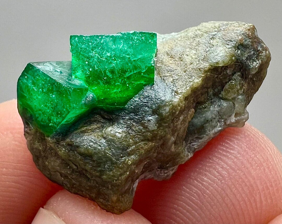 22.45 CT Emerald Crystal on Talc on Matrix |swat, Pakistan - Etsy