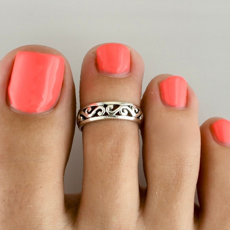 Swirly Circle Ring - Etsy