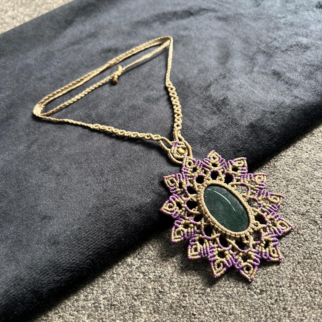 Green Aventurine Crystal Pyramid Macrame Necklace: Spiritual Growth - Etsy