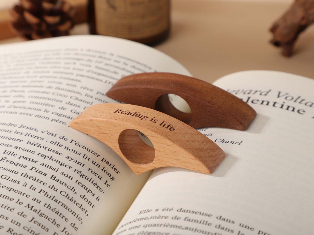 Personalized Book Wooden Thumb Page Holder, Custom Reading Finger Ring ...