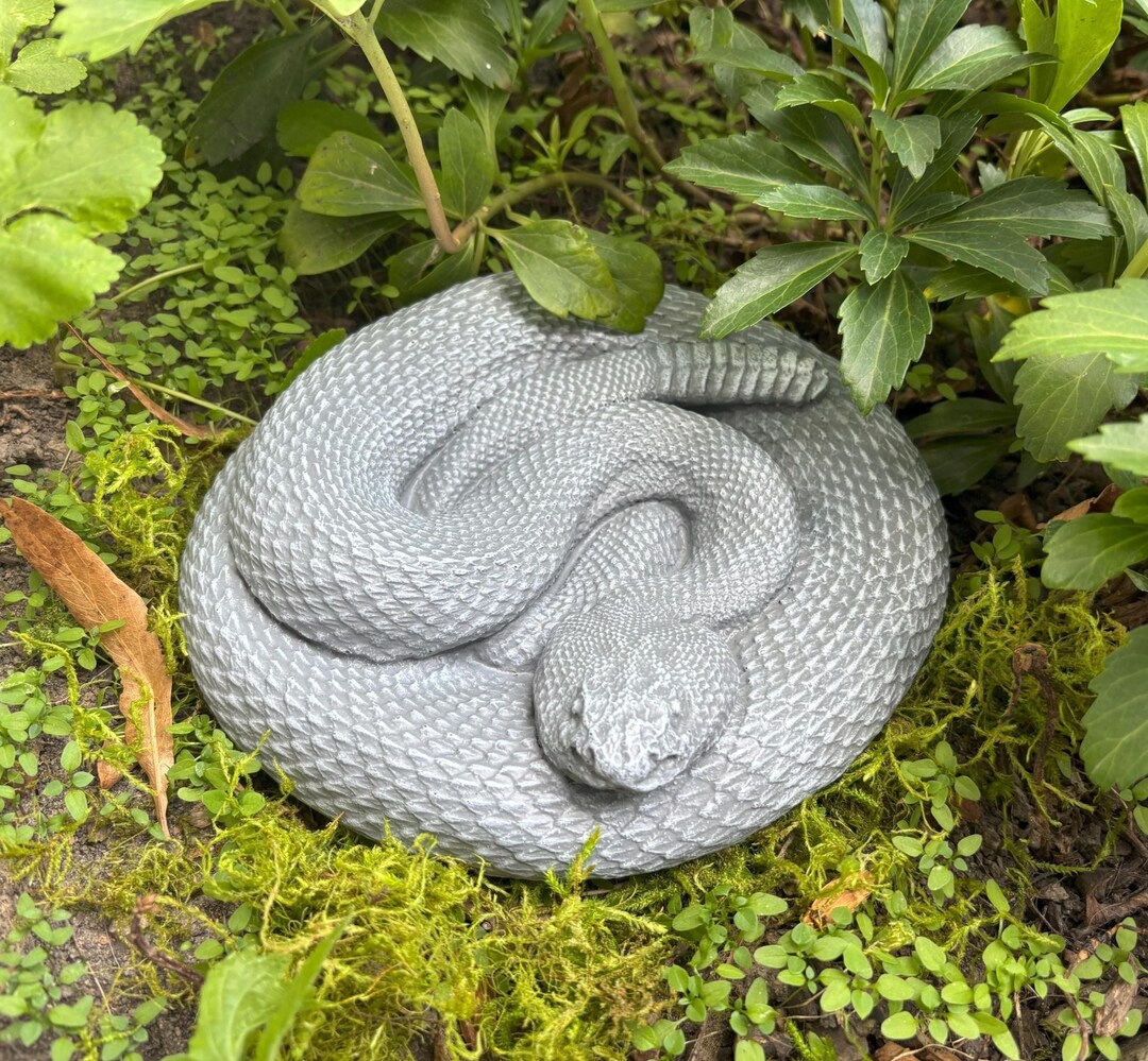 Concrete Rattlesnake Statue, Indoor and Outdoor Cement Reptile Statue ...
