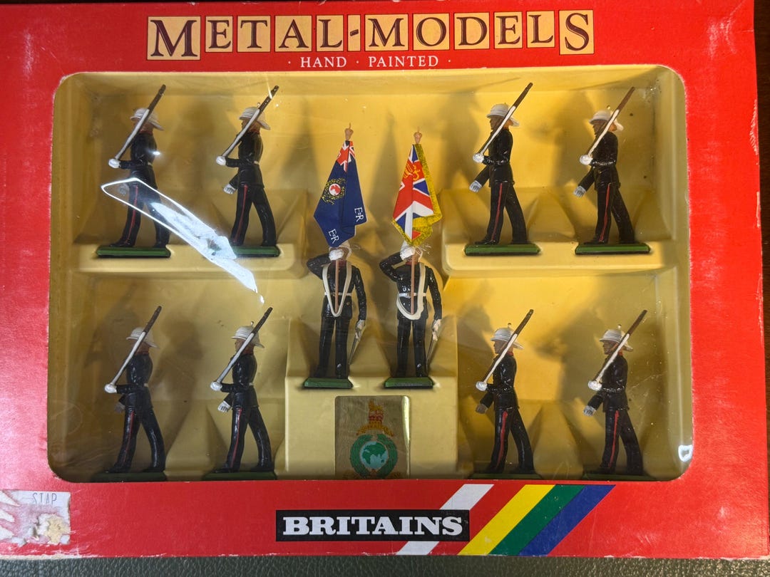 Lot of 10 Models Britains Metal-models #7202 Royal Marines Flag Bearer ...