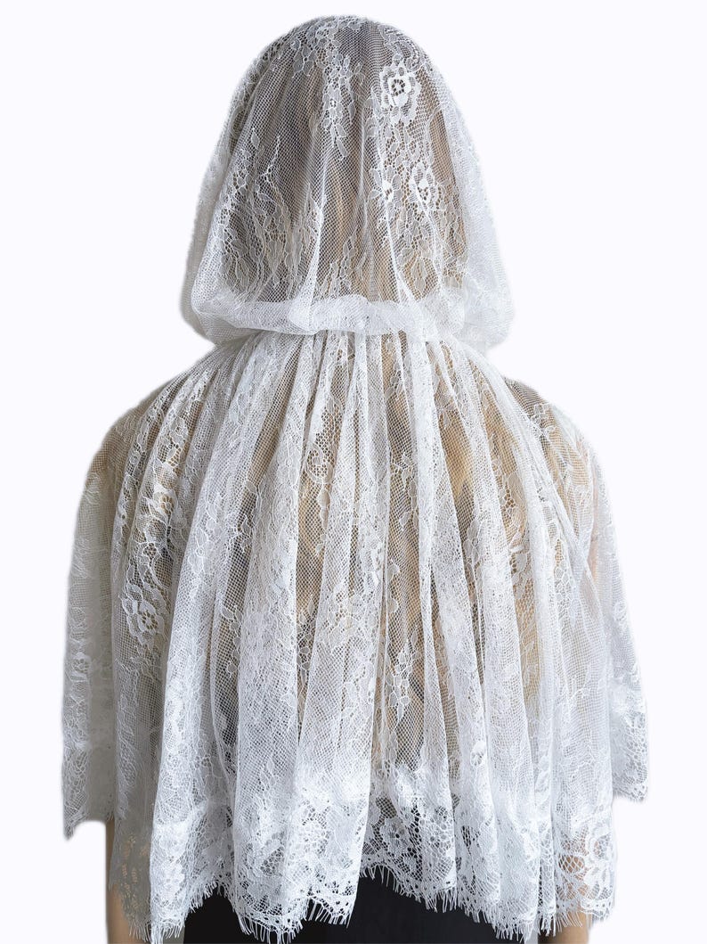 Lace Wedding Veil Shawl for Bride, Chapel Lace Mantilla, Short Bridal ...