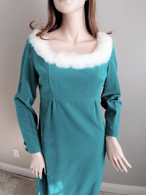 Vintage 1960s // Mod Emerald Turquoise Velvet // Hand… - Gem