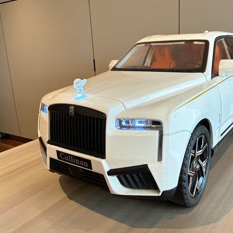 Personalized Rolls-royce Cullinan Model Car 1:24, Opening Doors, Lights ...
