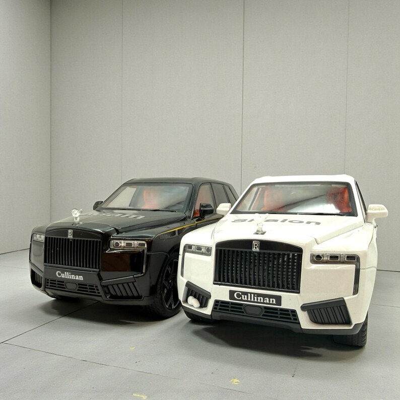 Personalized Rolls-royce Cullinan Model Car 1:24, Opening Doors, Lights ...