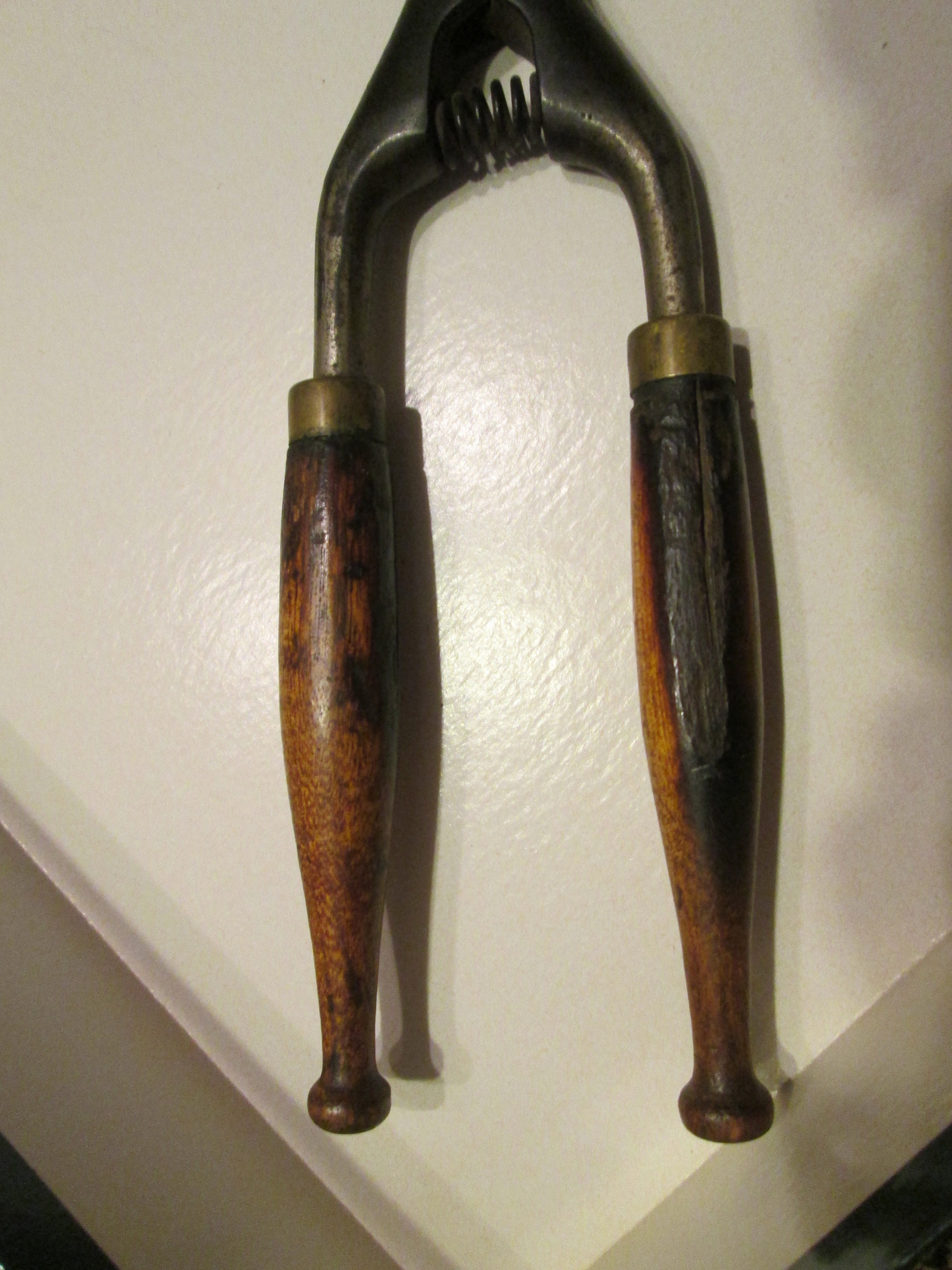 Vintage Old Antique Curling Iron, Collectors of Hair Supplies, Wooden ...