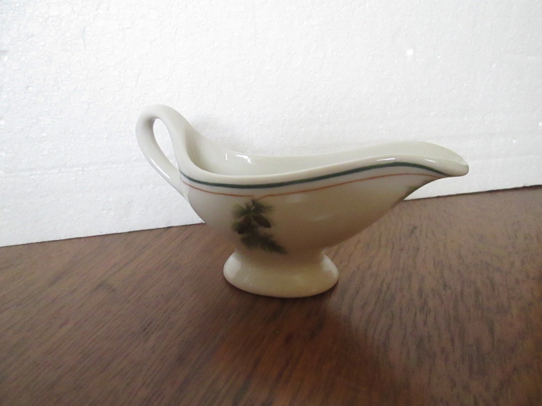 Vintage Gravy Boat, Sauce Boat, Christmas Gravy Boat. - Etsy