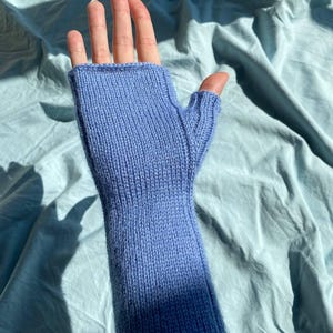 Paw Prints in Snow - Knitting Pattern for Lace Fingerless Gloves ...