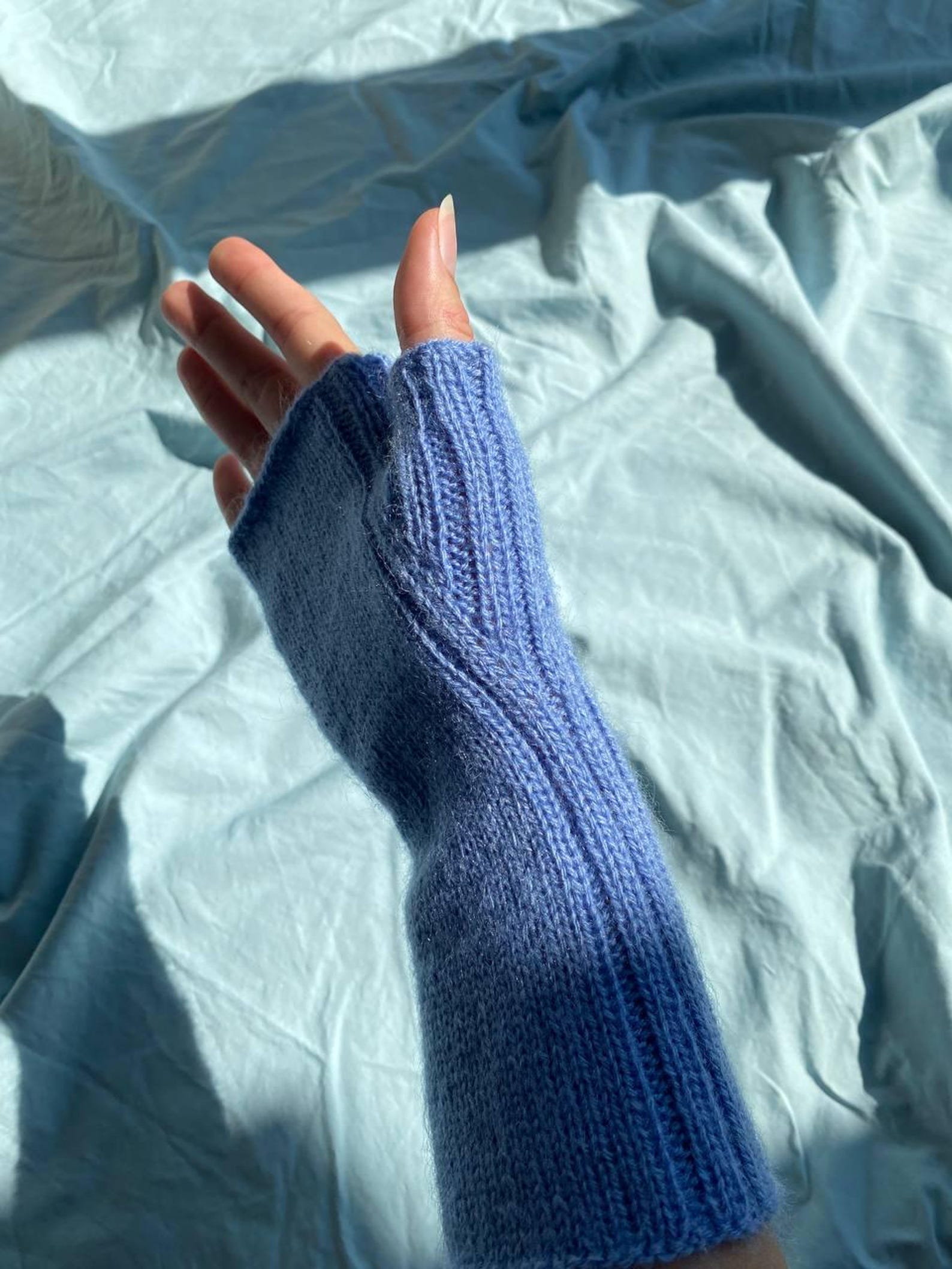 Paw Prints in Snow - Knitting Pattern for Lace Fingerless Gloves ...
