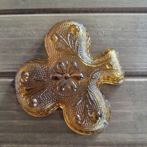 Vintage Indiana Glass Co Tiara Club Amber Embossed Shamrock Clover Ace ...