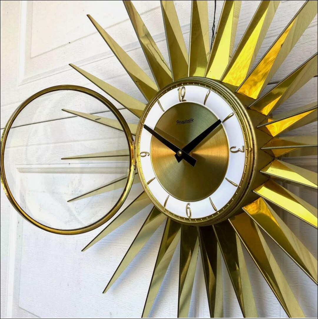 Vintage Starburst Wall Clock Mid Century Modern Glass Dome MCM Atomic ...