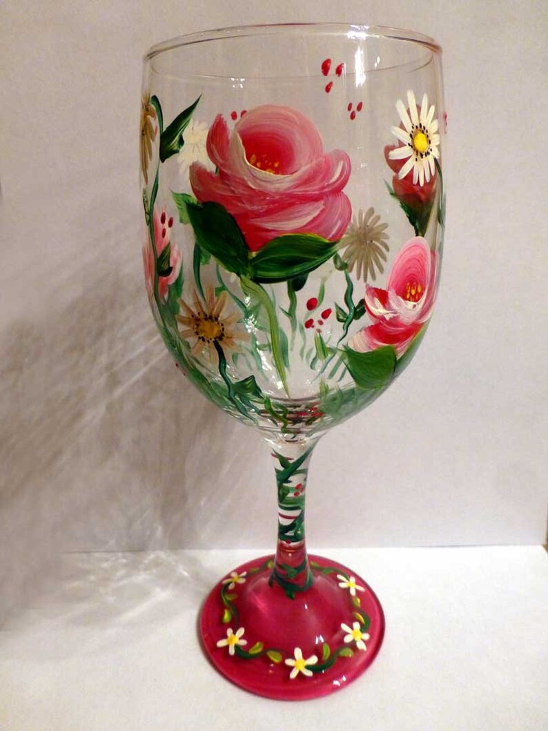 Copa de vino pintada a mano de Roses & Daisy - Etsy España