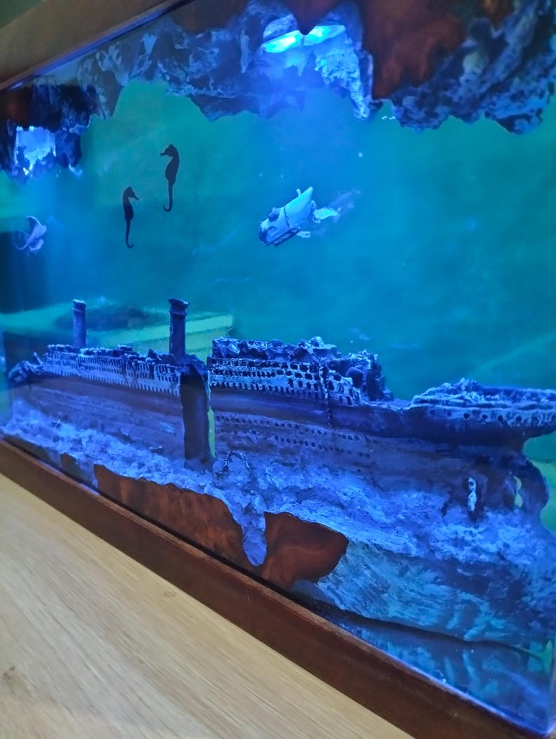 Titanic Ship Resin Lamp, RGB LED Lights, Ocean Diorama - Etsy