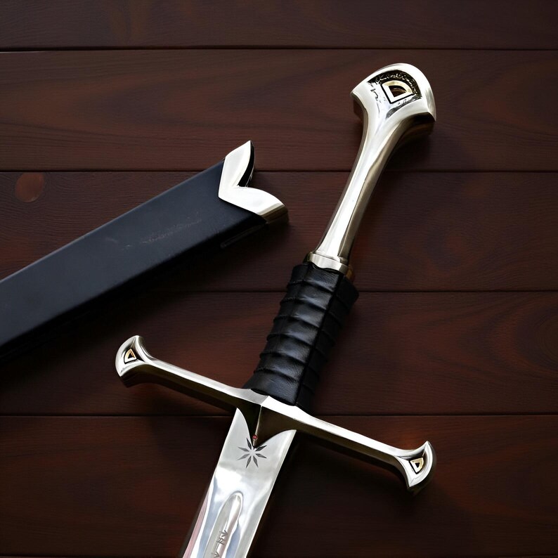 Anduril Narsil Replica Sword - Lord of the Ring Sword Handmade Engraved ...