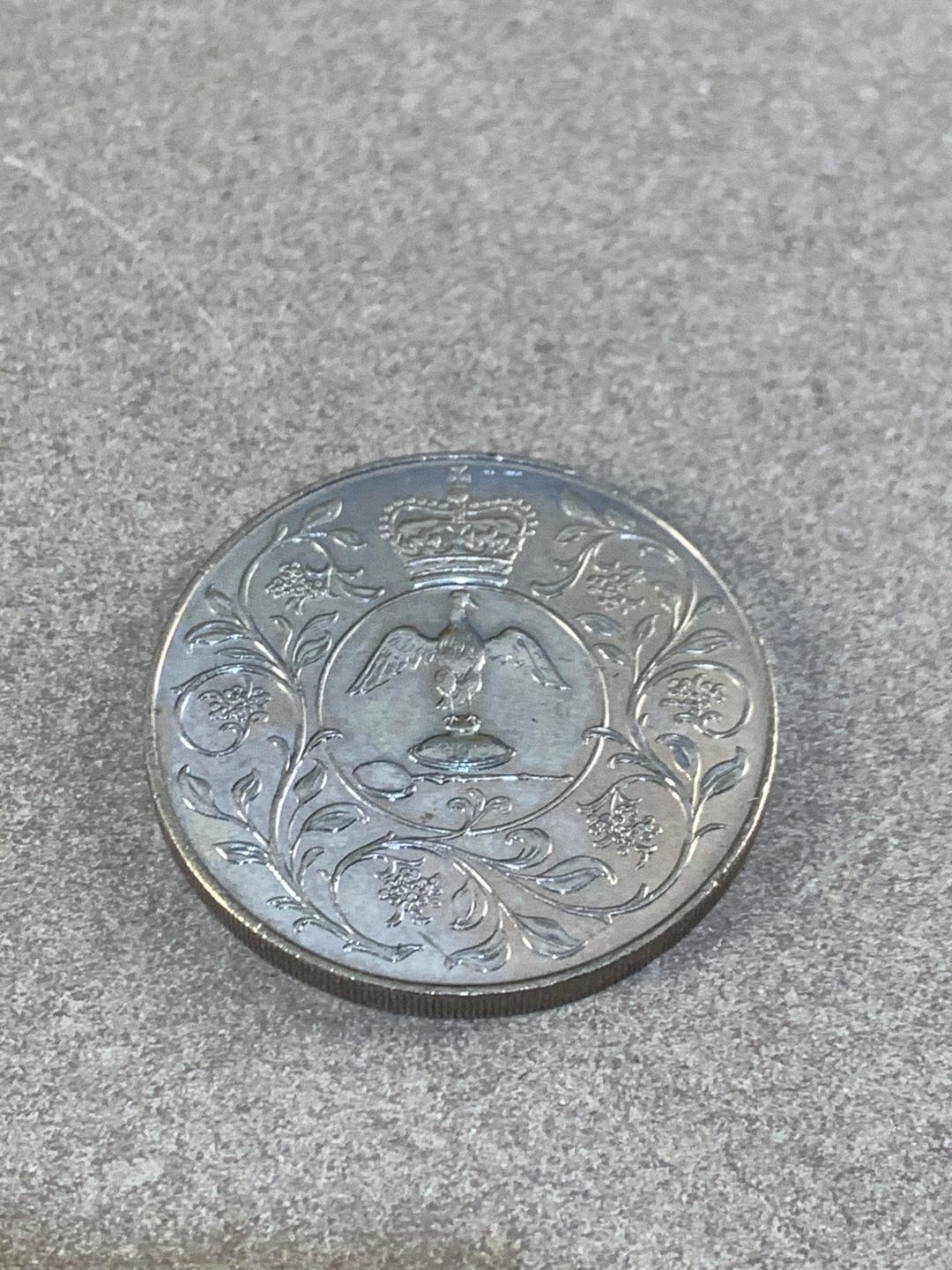 Queen Elizabeth II Silver Jubilee 1977 Commemorative Coin | British ...