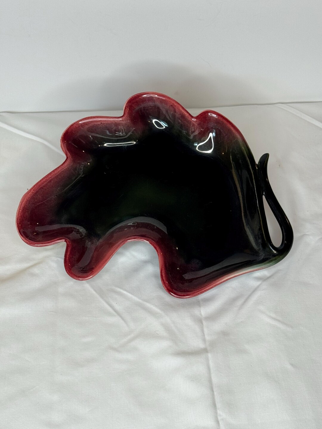 Vintage Hull Pottery Leaf-shaped Dish - Etsy