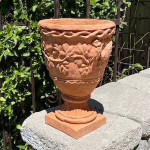 VINTAGE SONGBIRD URN (4 Color Options): Durable Solid Stone W/ Nature ...