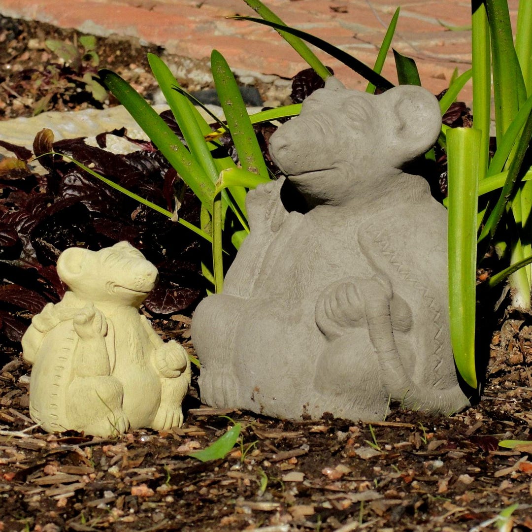 ZEN MEDITATING RAT (size & Color Option): Solid Stone Mouse Sculpture ...